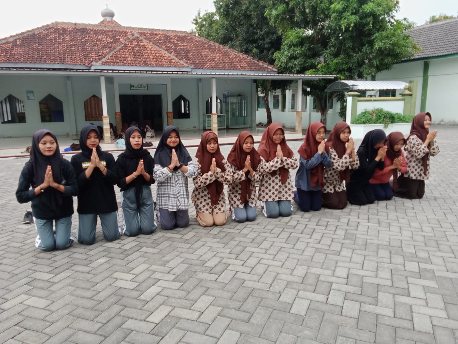 Ekstrakurikuler Tari di MAN 2 Bantul: Membangun Kekompakan Lewat Tari ...
