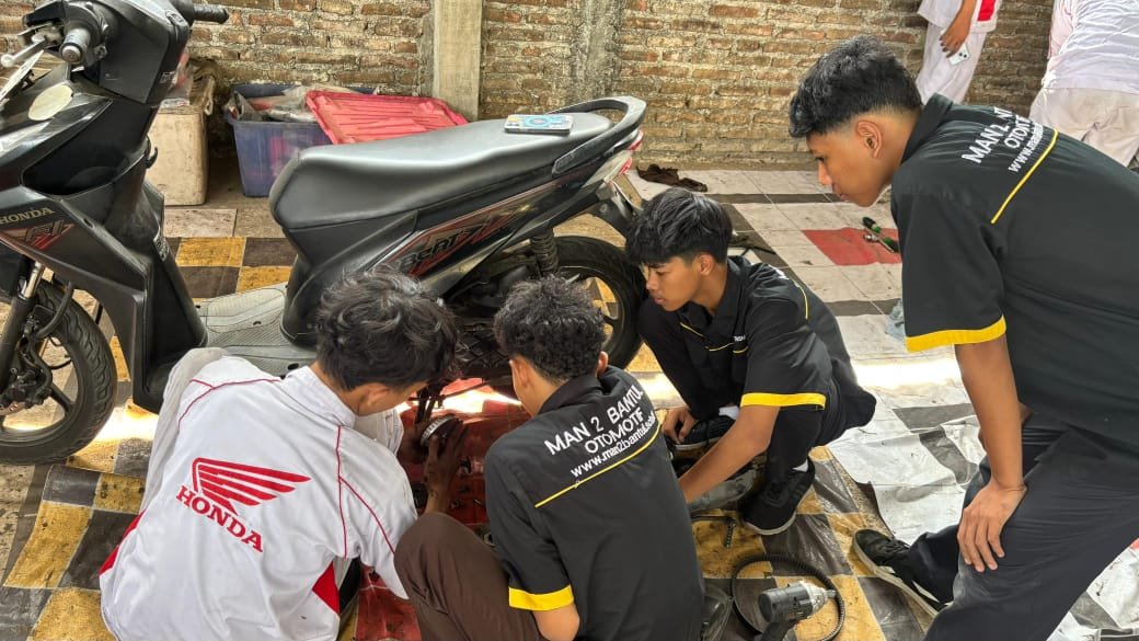 Servis Murah, Cek Rangka eSAF, dan Ganti Oli Gratis: Kolaborasi AHASS ...